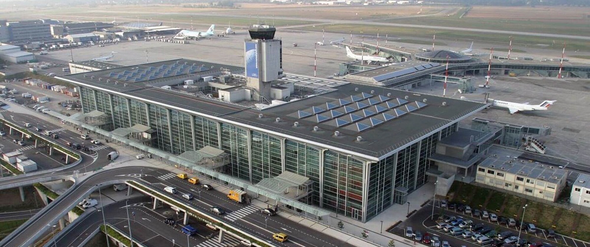 Flughafen Basel BSL Flugplan Parken Hotel Airport Basel