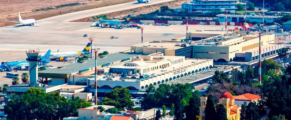 Rhodos Flughafen Ankunft