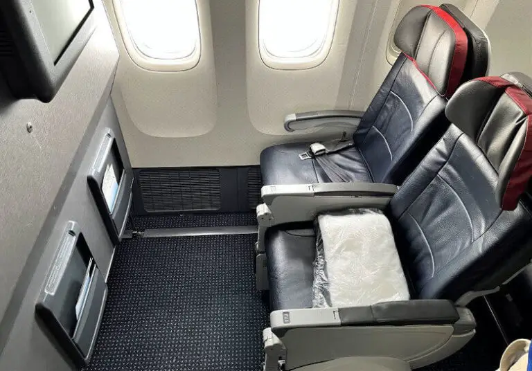 Boeing 777-200 American Airlines Sitzplan - Flightradars24.de